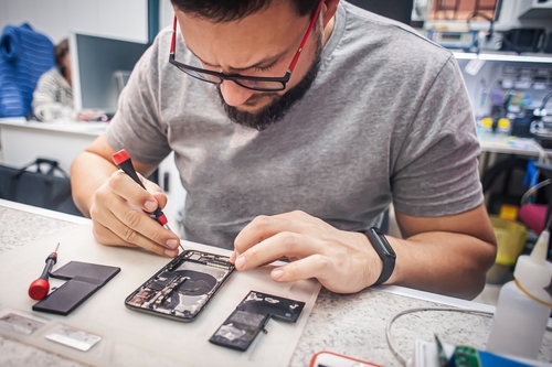 Why Choose Professional Phone Repair Services? | Repair My Crack